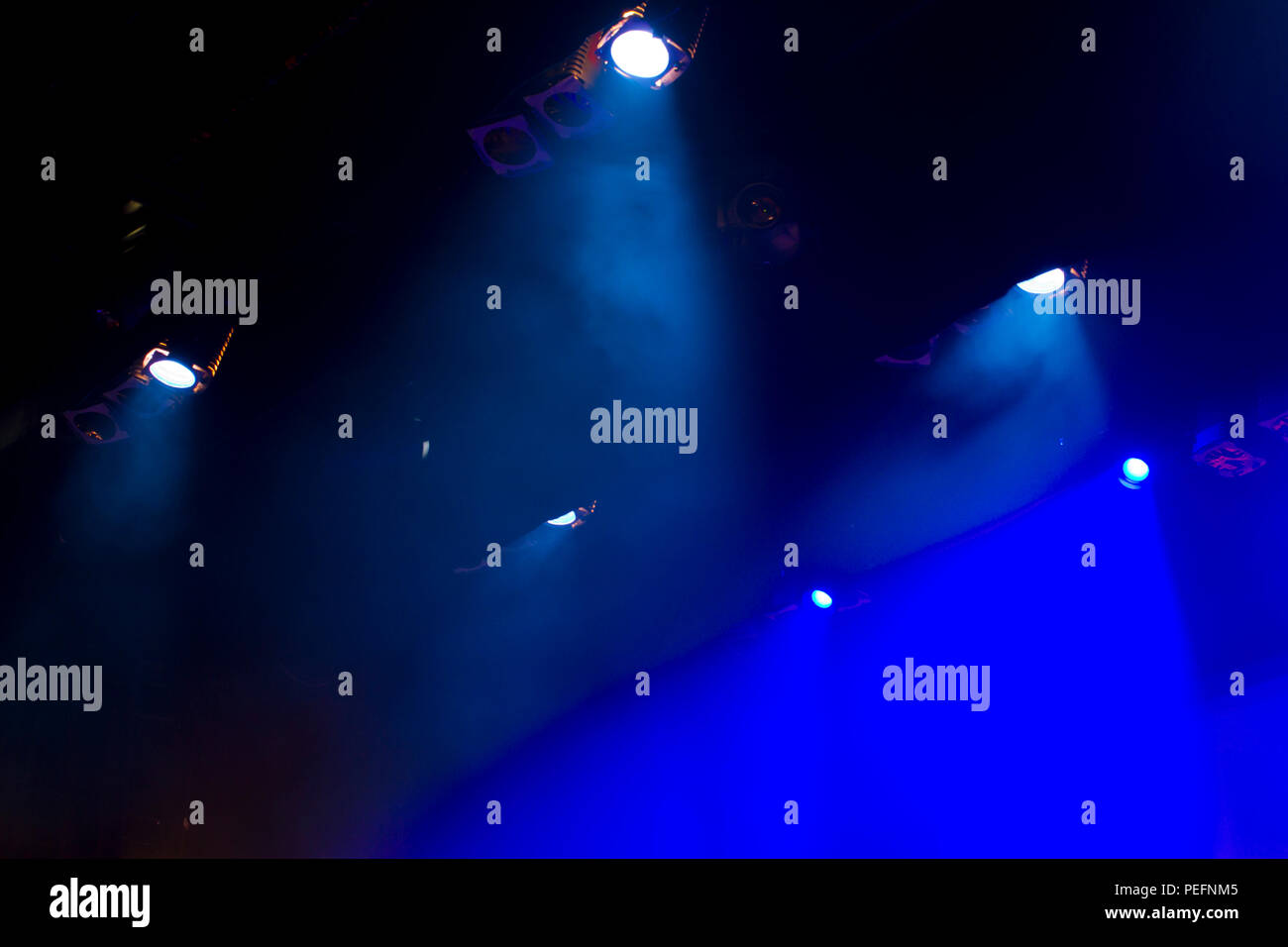 Concert smoke hi-res stock photography and images - Alamy