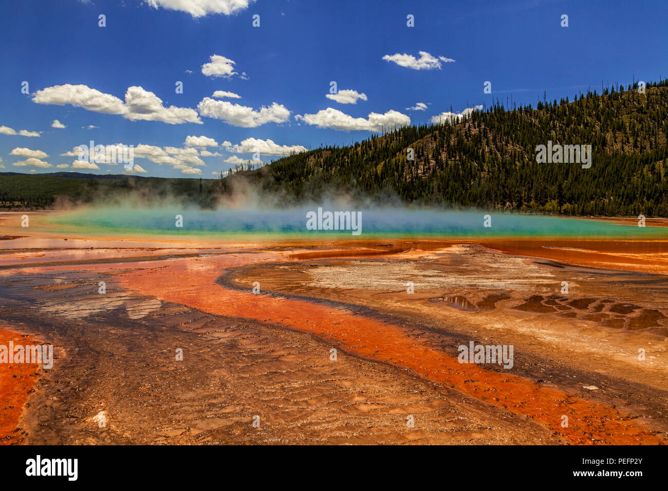 Yellowstone national park grand prismatic spring hi-res stock ...