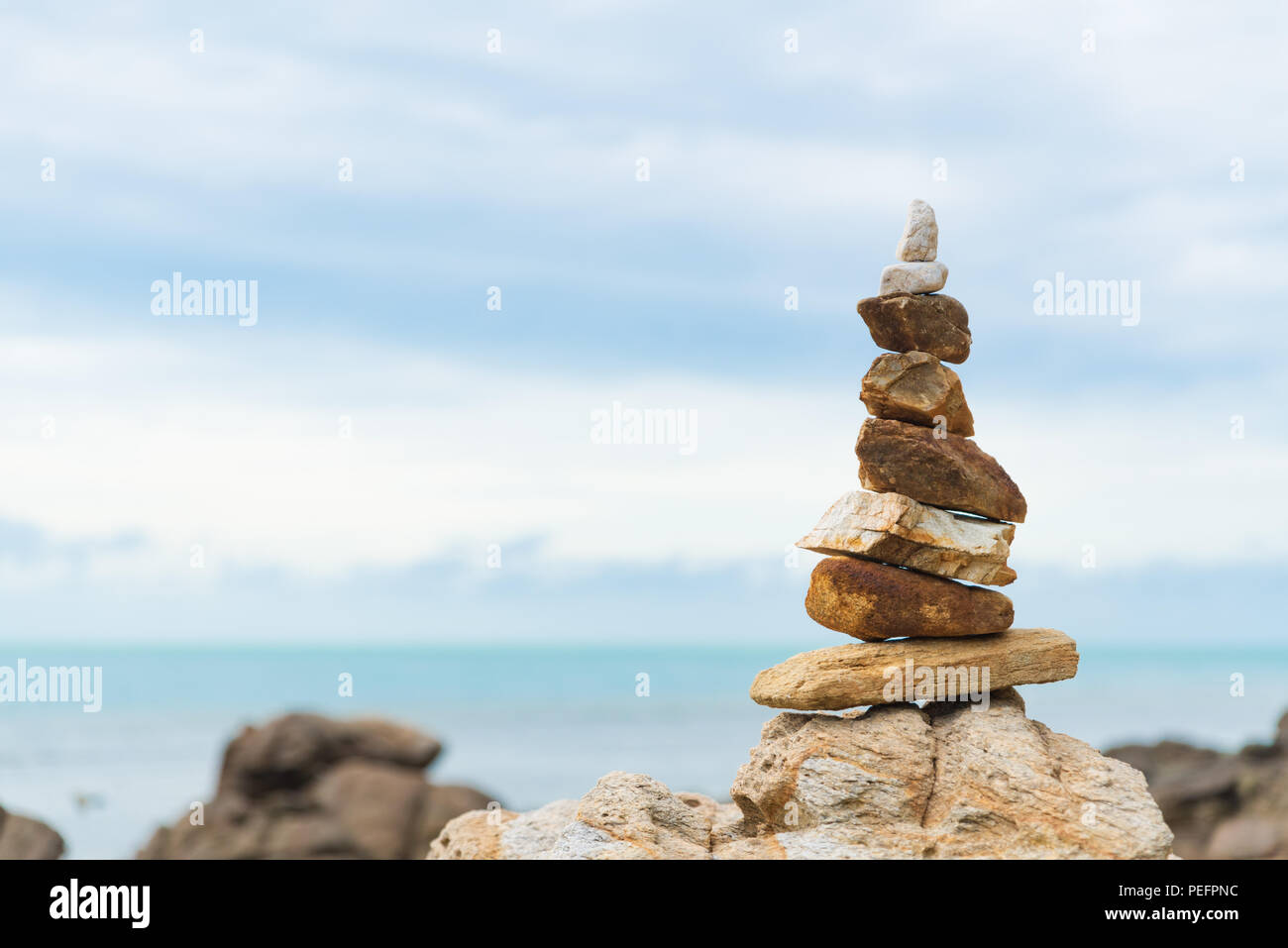 Balanced rock pyramid on pebbles hi-res stock photography and images ...