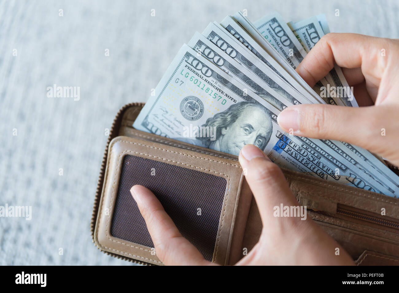 African female hand holding banknote hi-res stock photography and ...