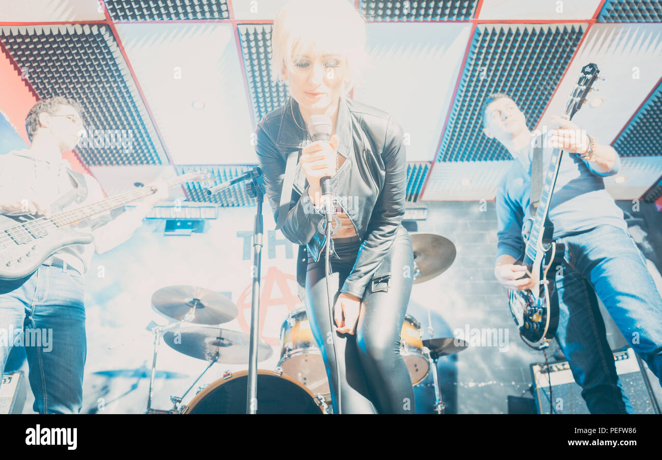 Music band with all instrument hi-res stock photography and images - Alamy