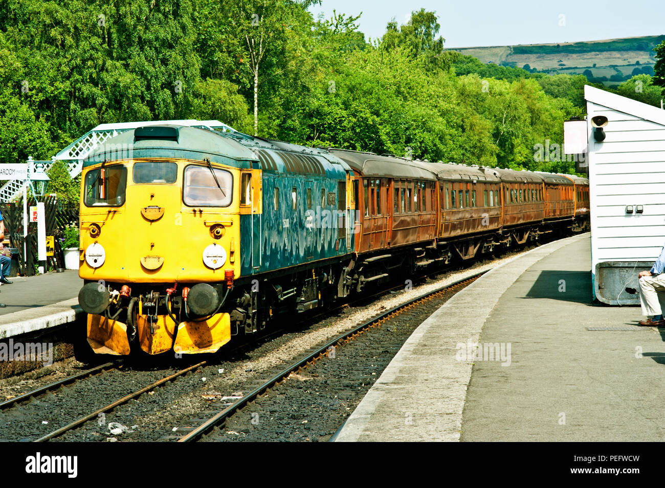 Class 26038 tom clift hi-res stock photography and images - Alamy