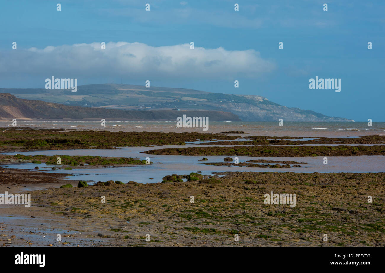 beautiful and atmospheric seascape and beach scenery on the isle of ...