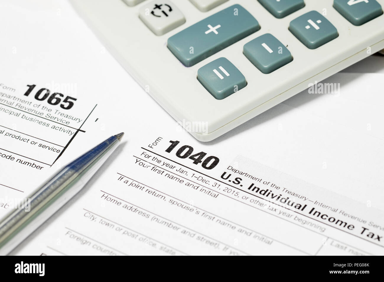 1065 tax form hi-res stock photography and images - Alamy