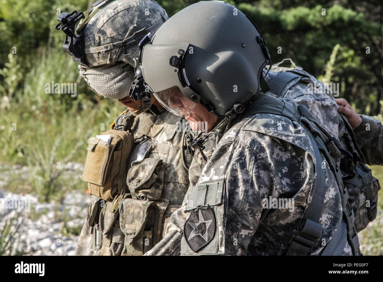 Soldiers from the 2nd Squadron, 6th Cavalry Regiment and the 4th Aerial ...