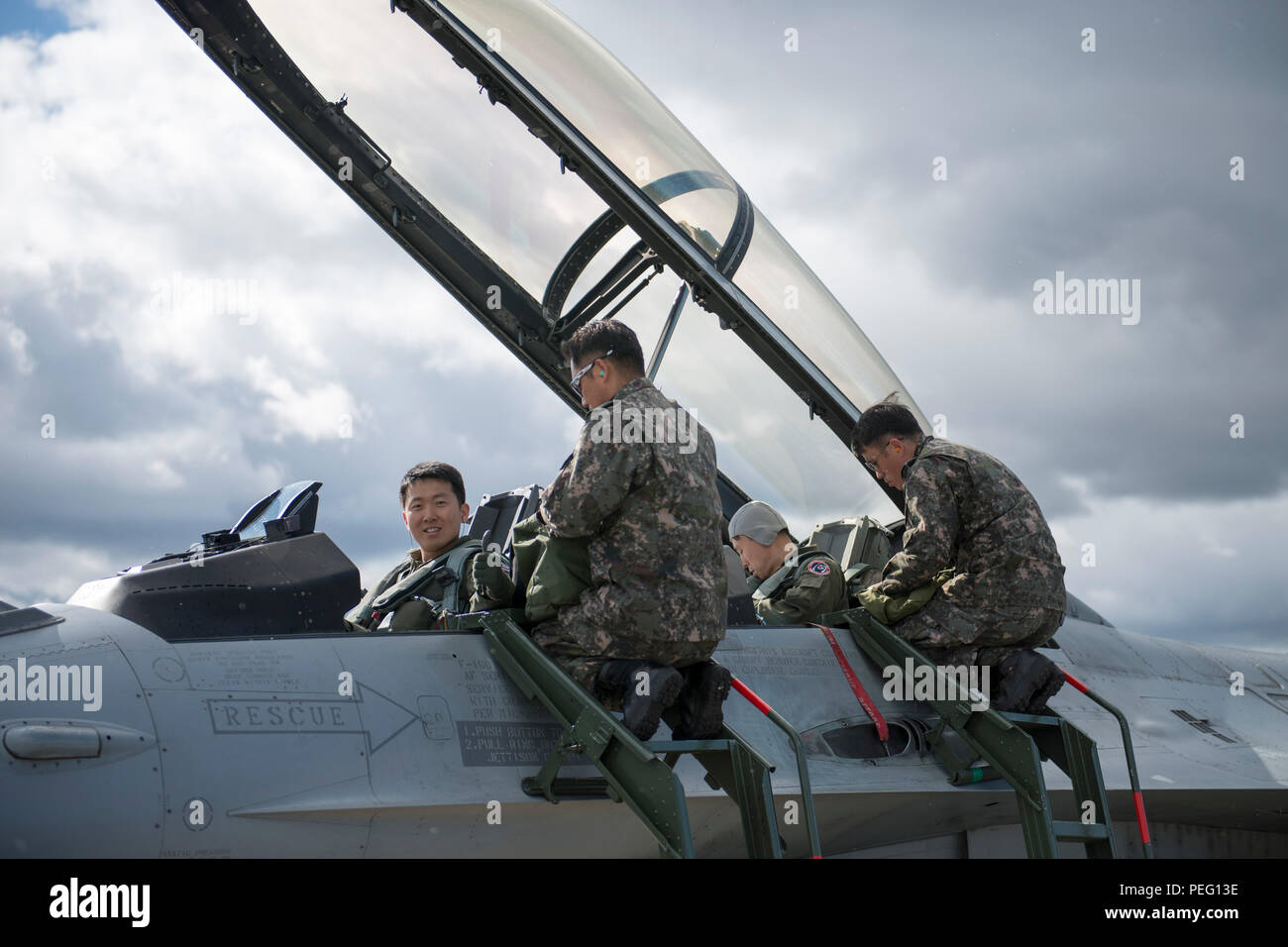 Republic of Korea air force (ROKAF) Majs. Lee Jong Won and Lee Dong ...