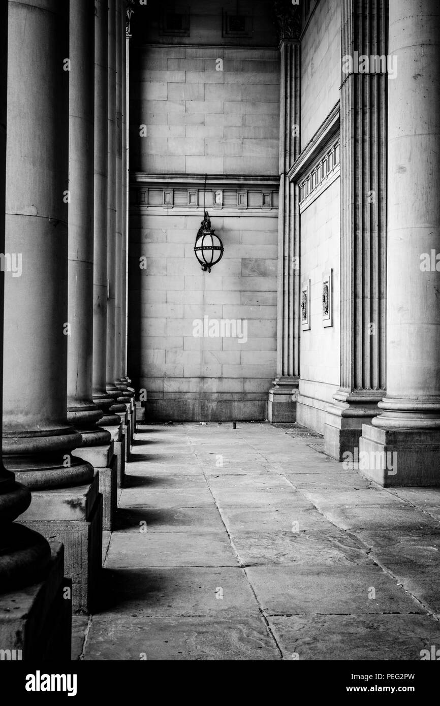 Leeds concert hall hi-res stock photography and images - Alamy