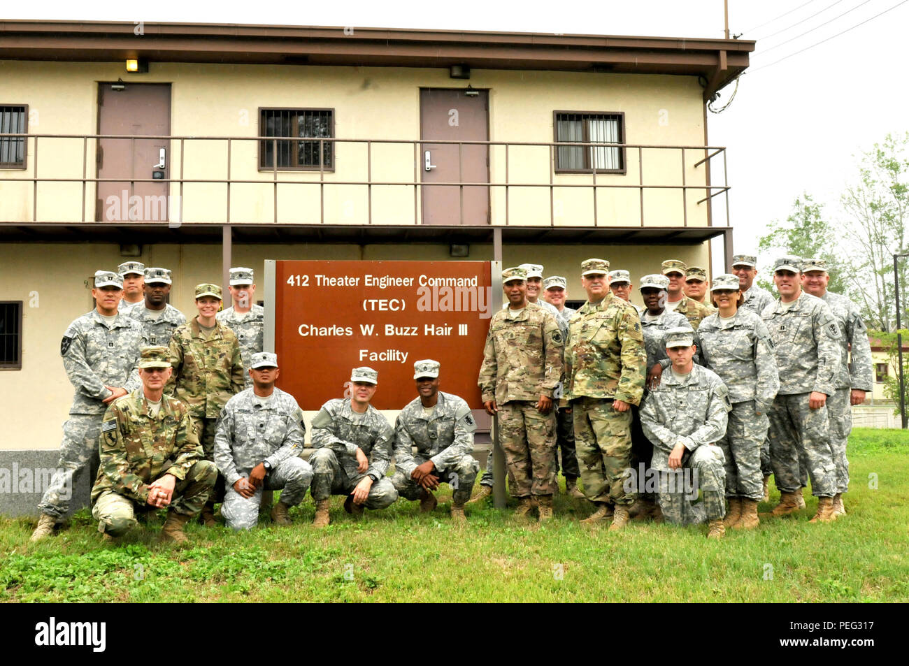 Command sergeant major luther thomas jr hi-res stock photography and ...