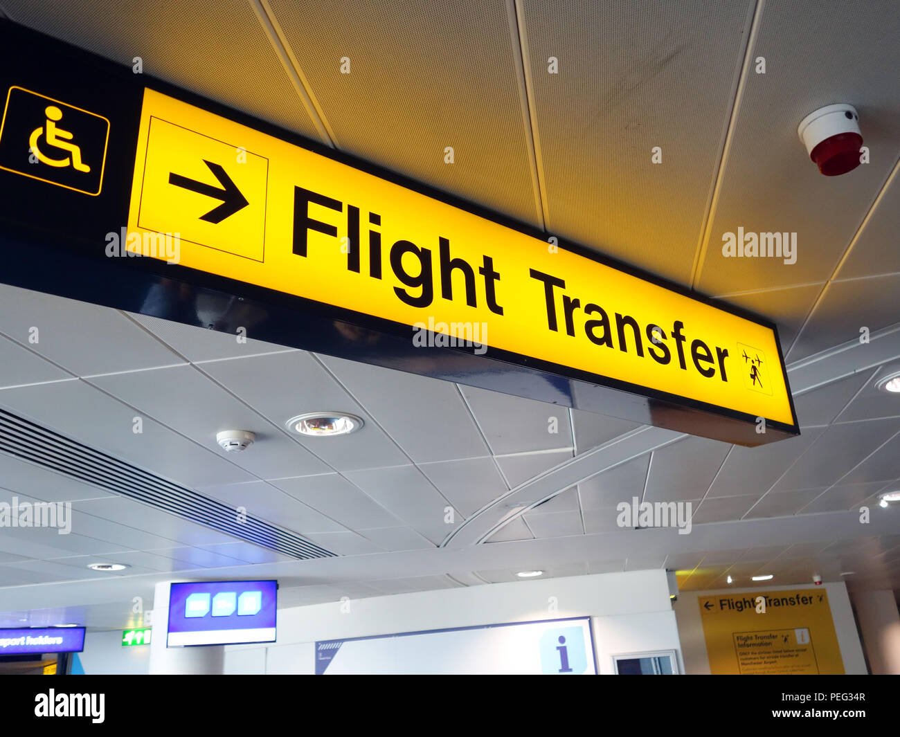 Illuminated Flight Transfer direction sign at Manchester International ...