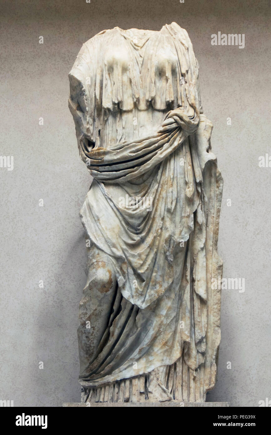 Ancient statue of Roman women in baths of Diocletian (Thermae ...