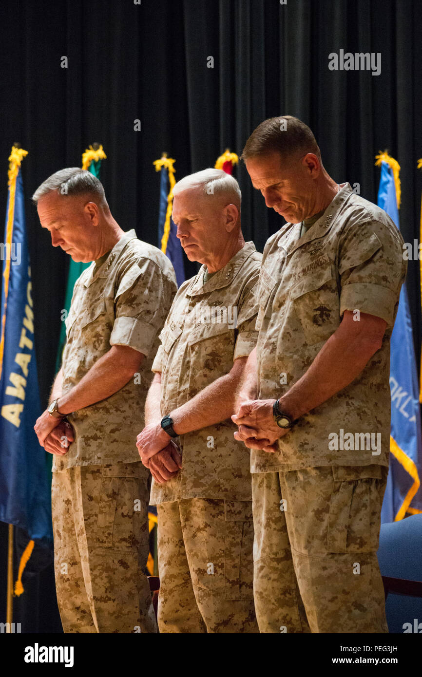 Commandant of the Marine Corps, Gen. Joseph F. Dunford, Jr., left, Lt ...