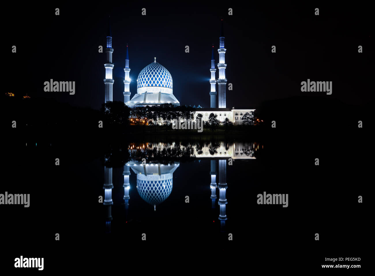 Blue mosque architecture hi-res stock photography and images - Alamy