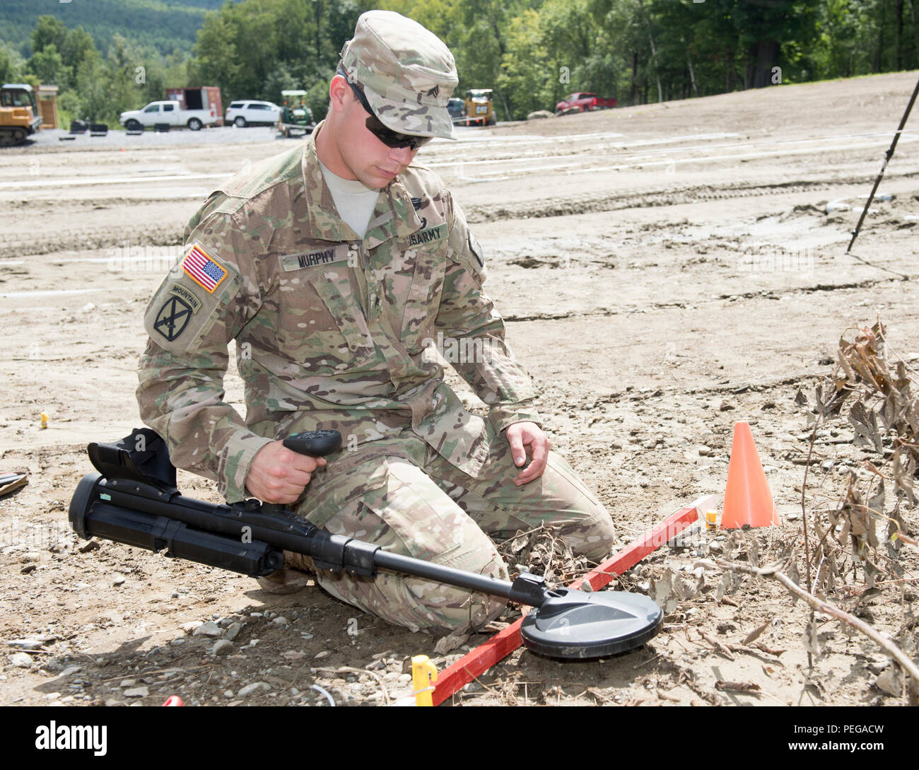 Humanitarian mine action basic course hi-res stock photography and ...