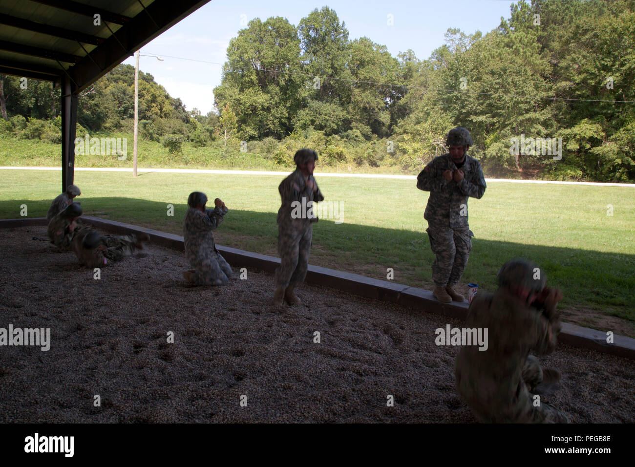 U.S. Soldiers from the 1-507th Airborne Infantry Regiment practice ...