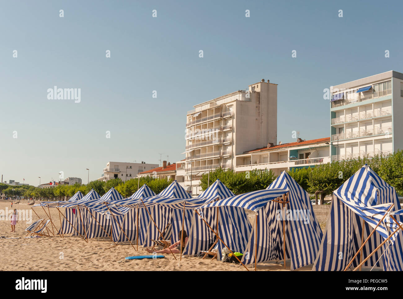 Traditional swim hi-res stock photography and images - Alamy