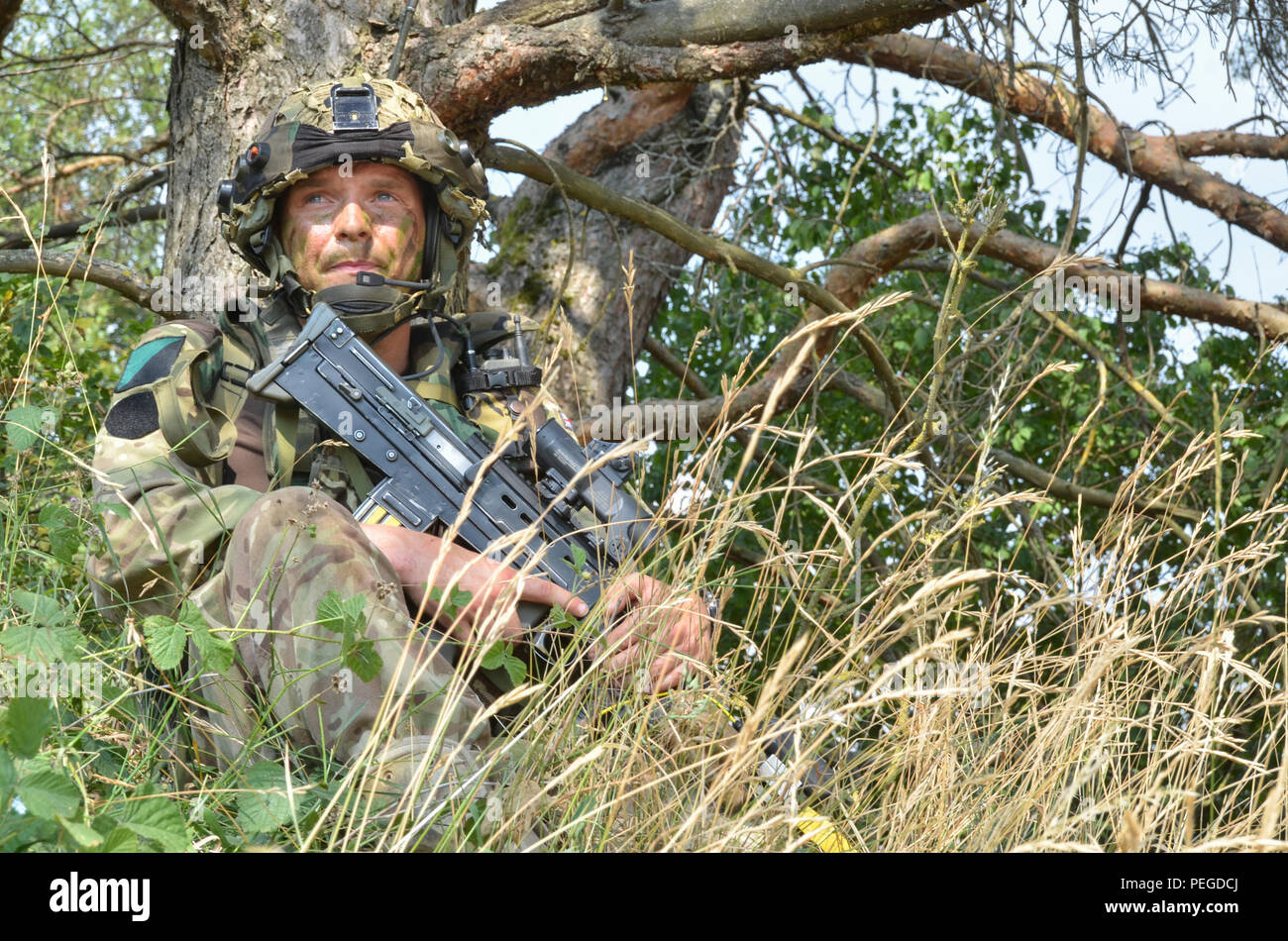 Soldier from royal irish regiment hi-res stock photography and images ...