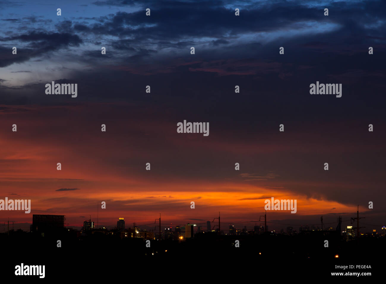Falling sun hi-res stock photography and images - Alamy