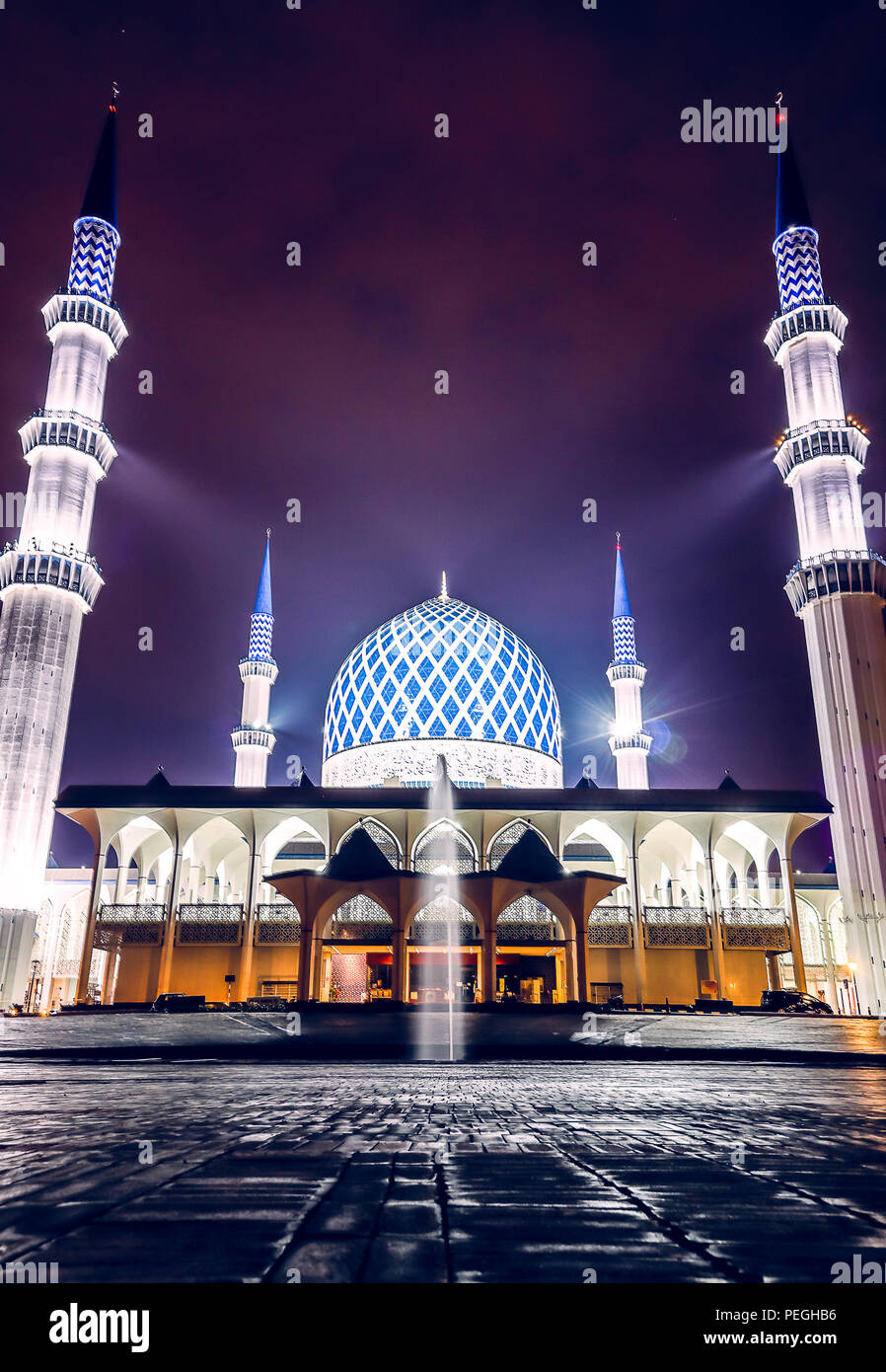 Night View of the Blue Mosque Stock Photo - Alamy