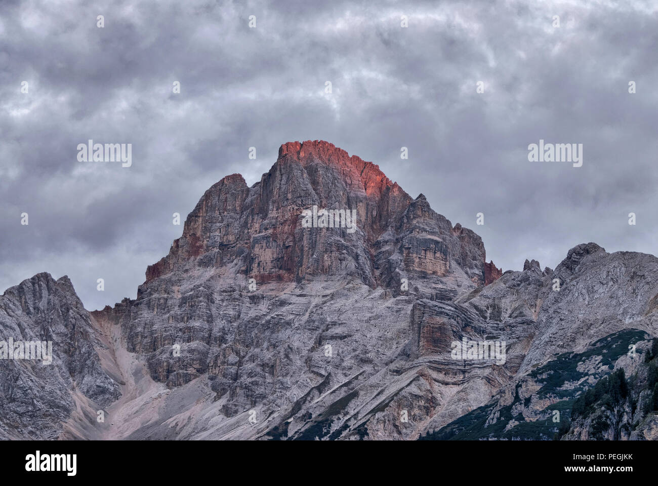 Croda rossa dolomites hi-res stock photography and images - Alamy