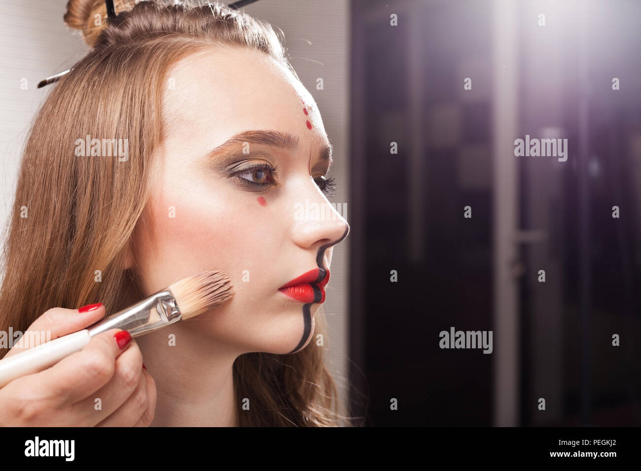 Smear of foundation brush hi-res stock photography and images - Alamy