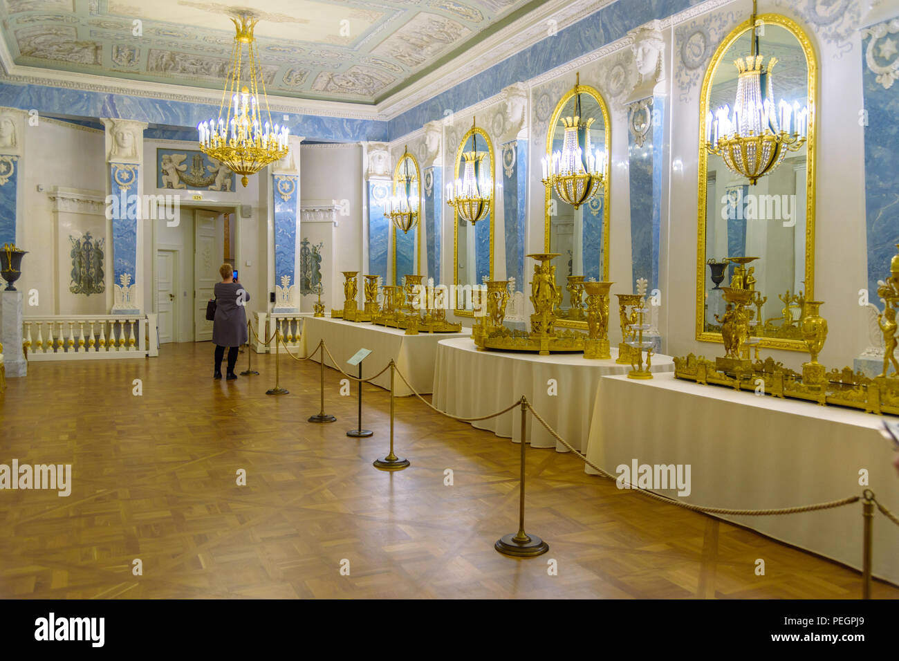 Dancing hall hi-res stock photography and images - Alamy