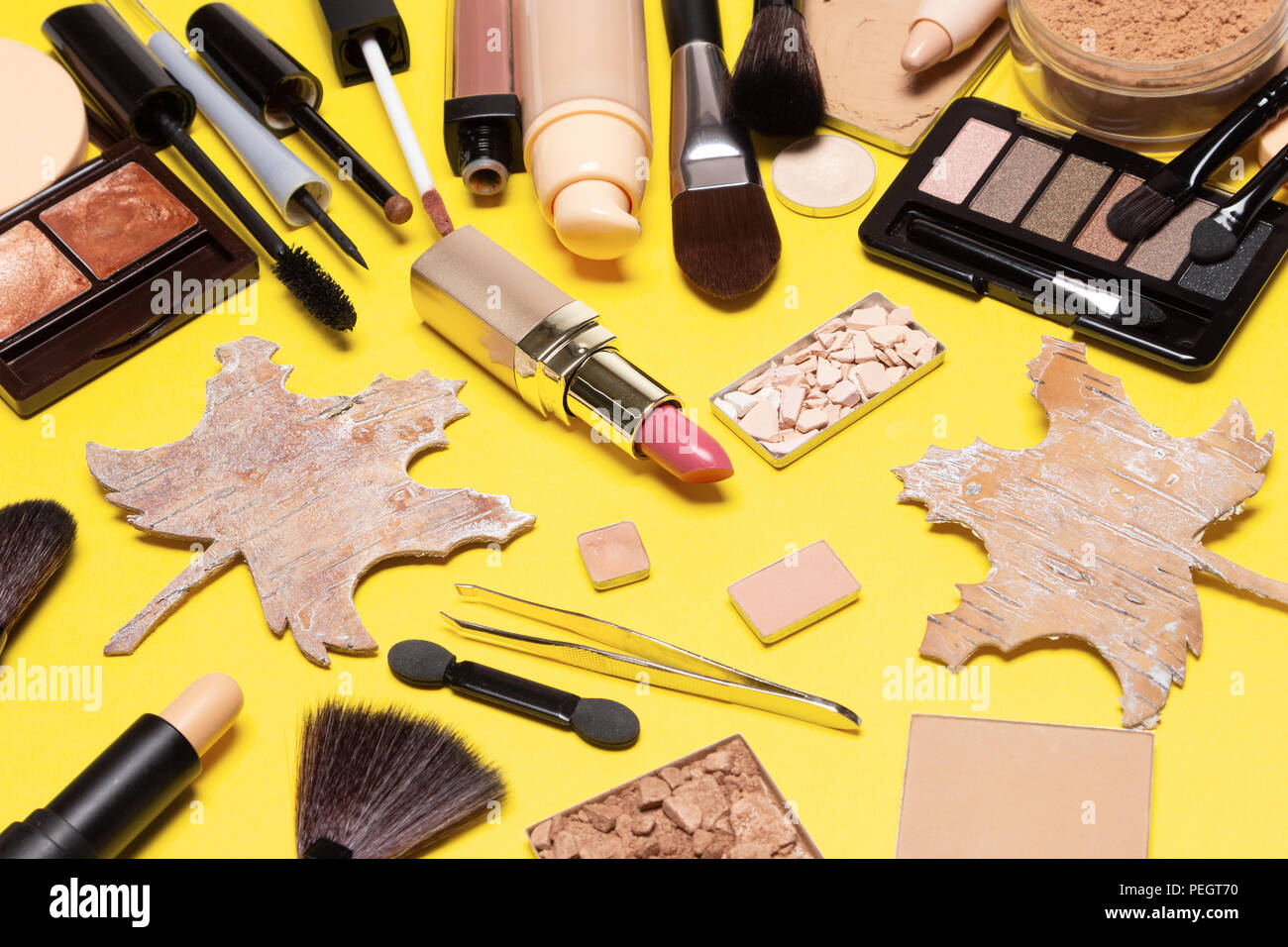 Make Up Items Wallpaper