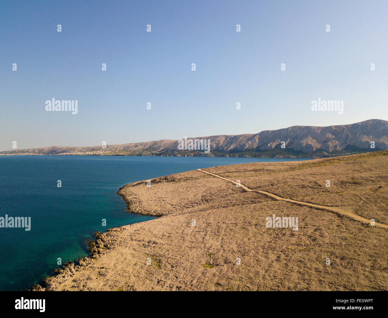 Road island hi-res stock photography and images - Alamy