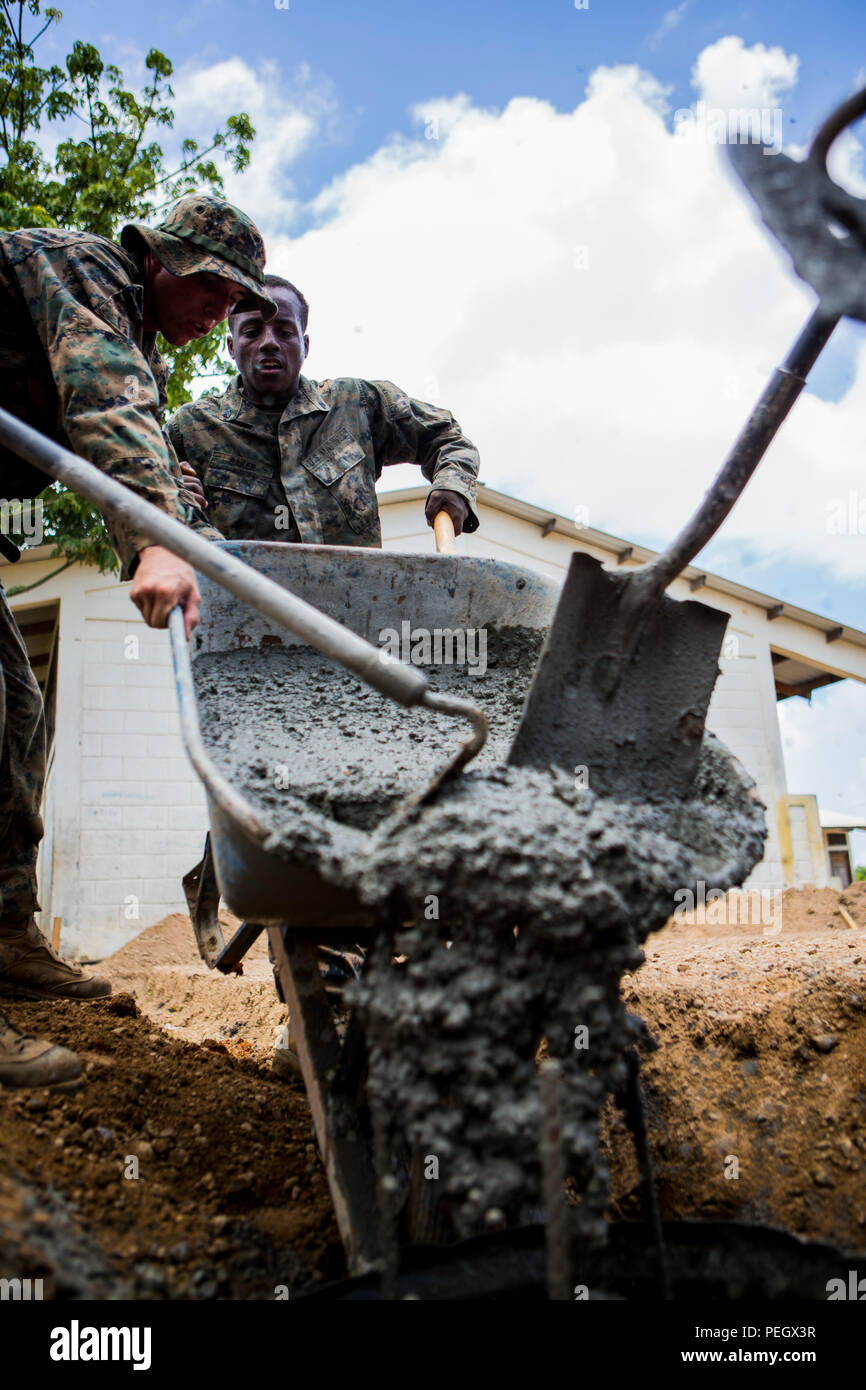 Scrape in the ground hi-res stock photography and images - Alamy