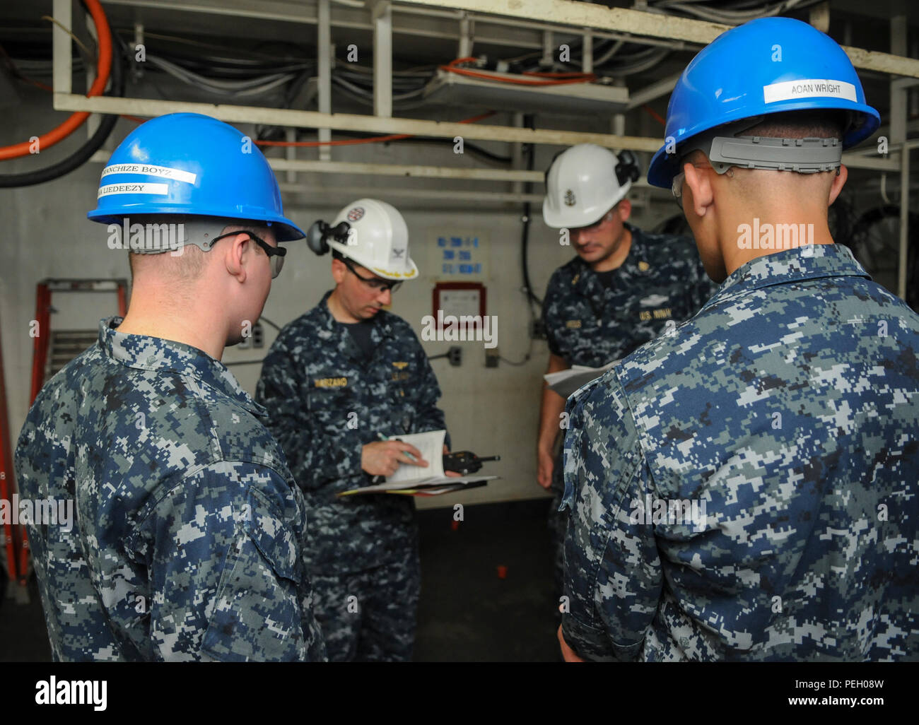 Uss abraham lincoln zone inspection hi-res stock photography and images ...