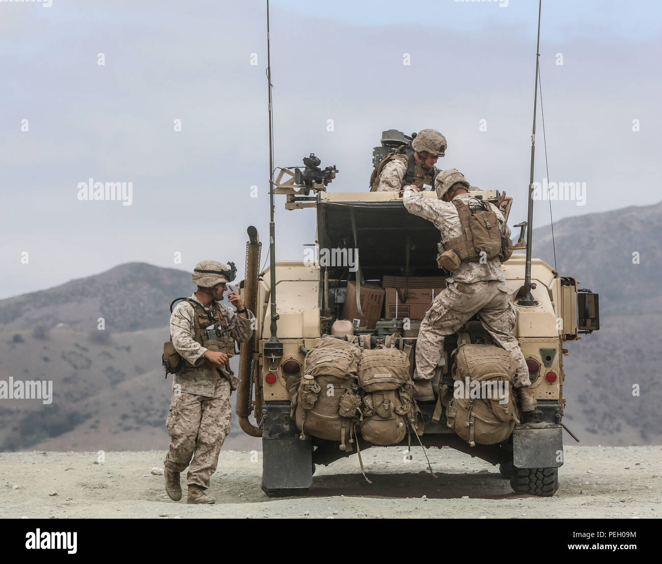 Unloading machine gun hi-res stock photography and images - Alamy