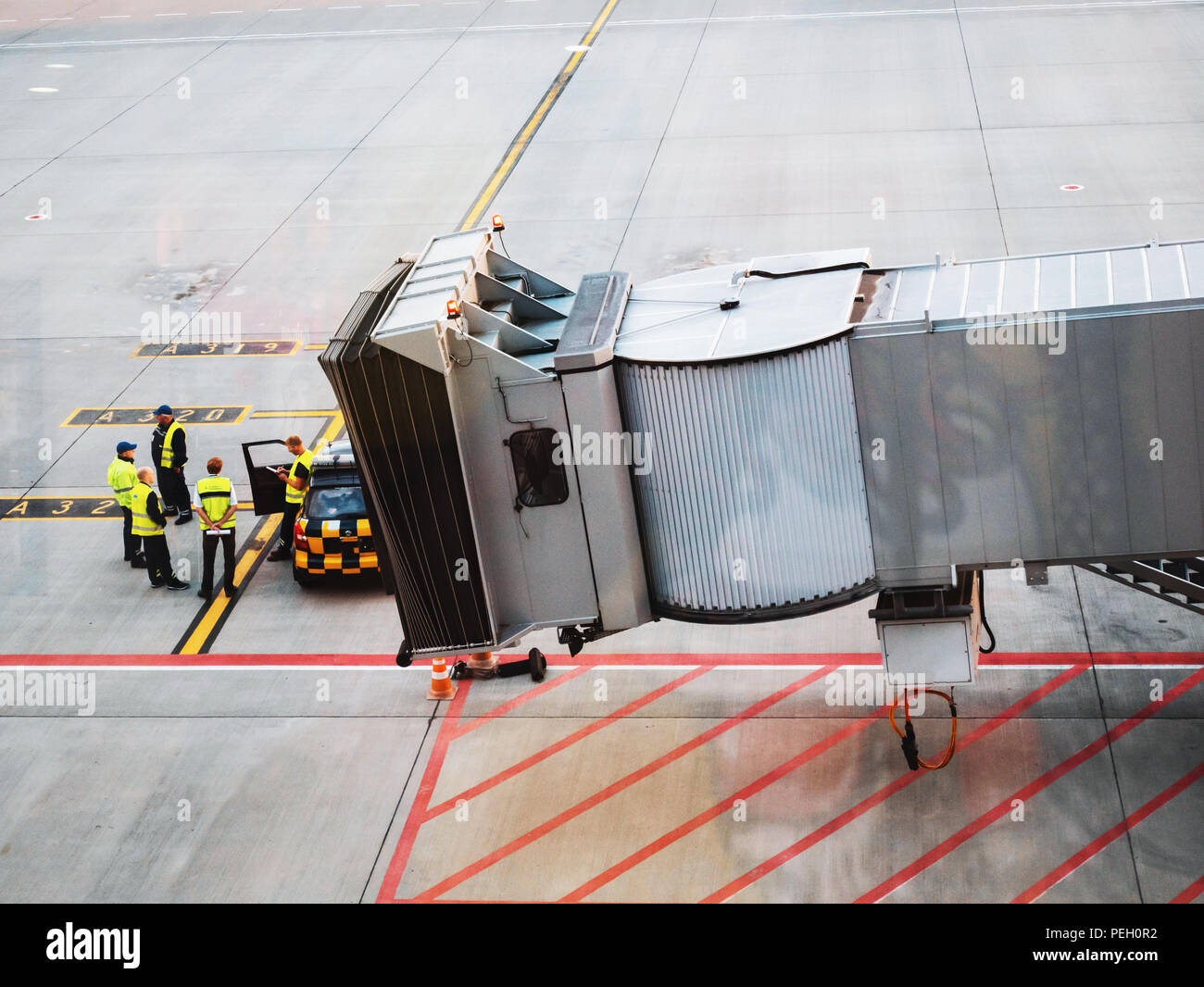Gateway jetway hi-res stock photography and images - Alamy