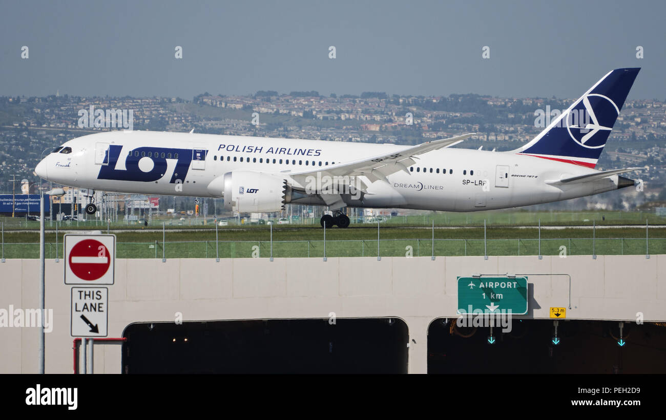 Calgary, Alberta, Canada. 26th Aug, 2014. A LOT Polish Airlines Boeing ...
