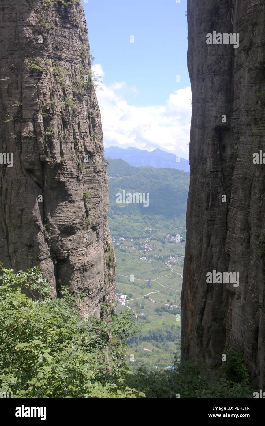 Enshi, Enshi, China. 15th Aug, 2018. Enshi, CHINA-Scenery of Qixingzhai ...
