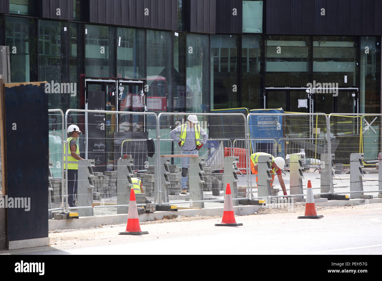 Thfc stadium hi-res stock photography and images - Alamy