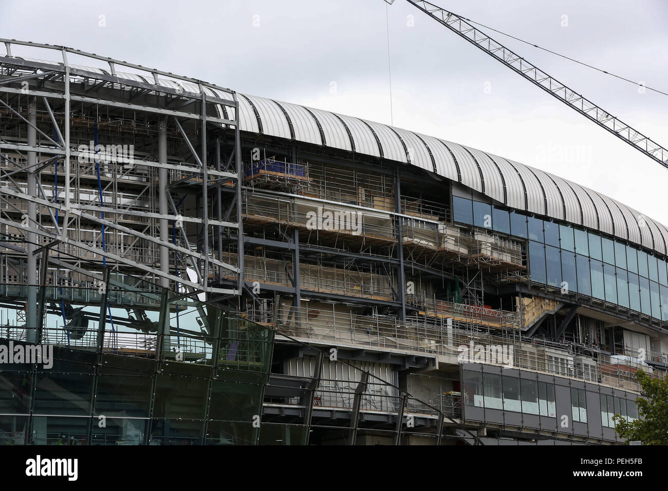Tottenham hotspur stadium building works hi-res stock photography and ...