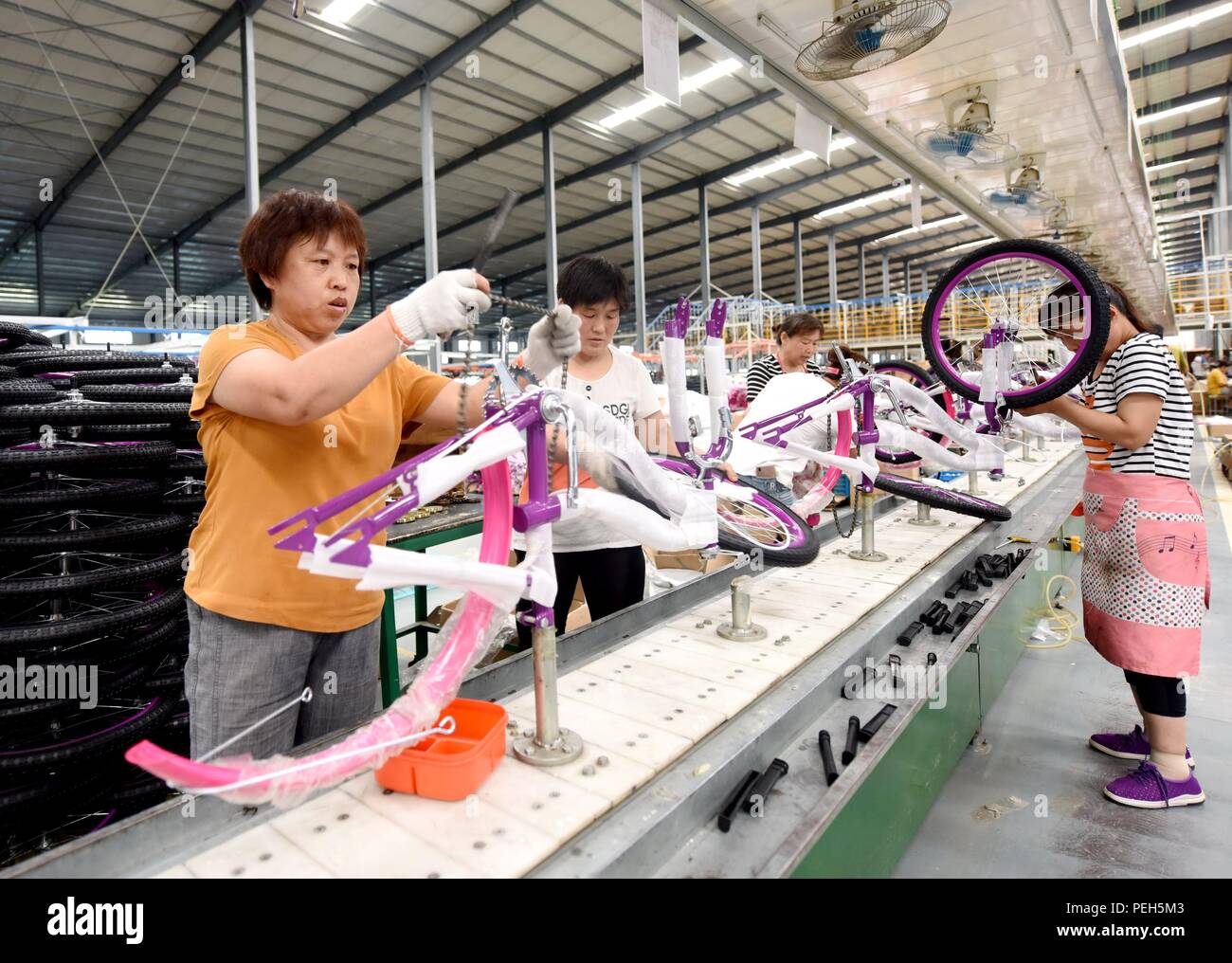 1970s factory workers hi-res stock photography and images - Alamy