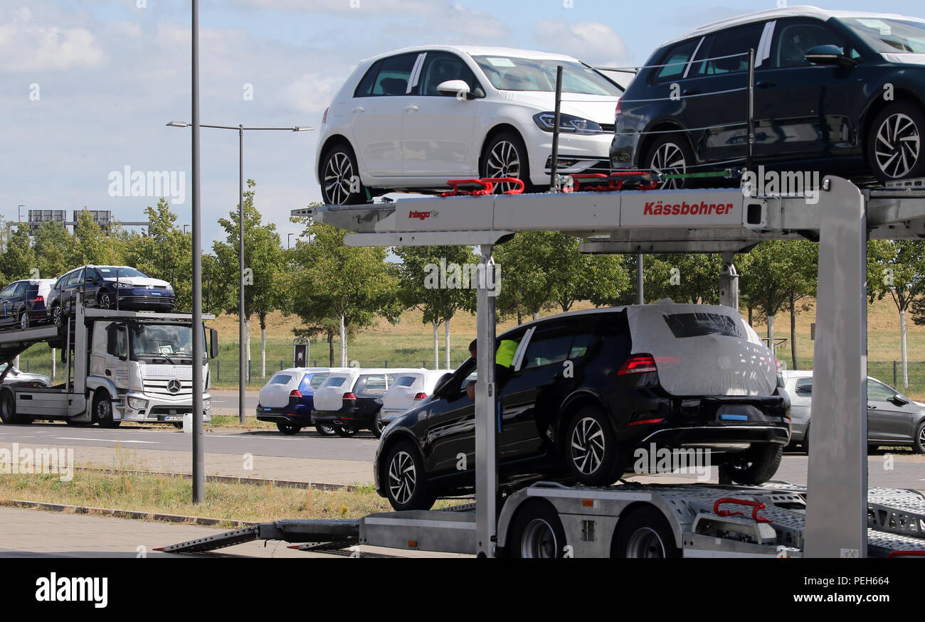 Multi car transporters hi-res stock photography and images - Alamy