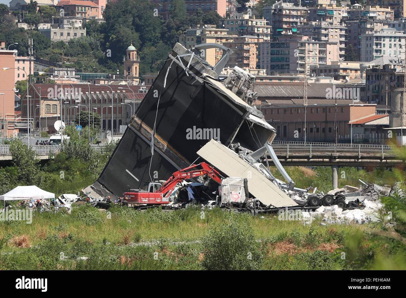 Genoa bridge collapse hi-res stock photography and images - Alamy