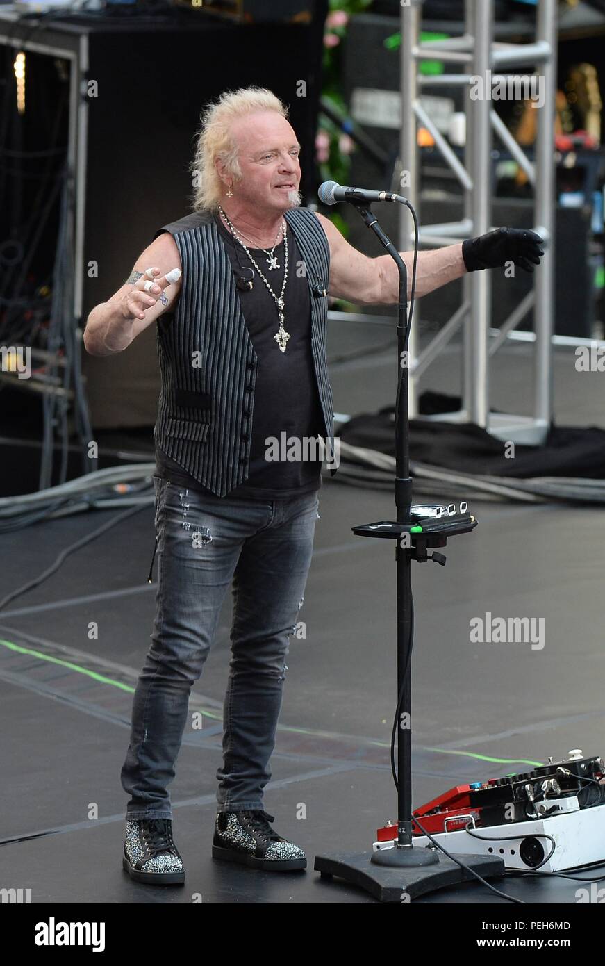 Where Does Joey Kramer Live