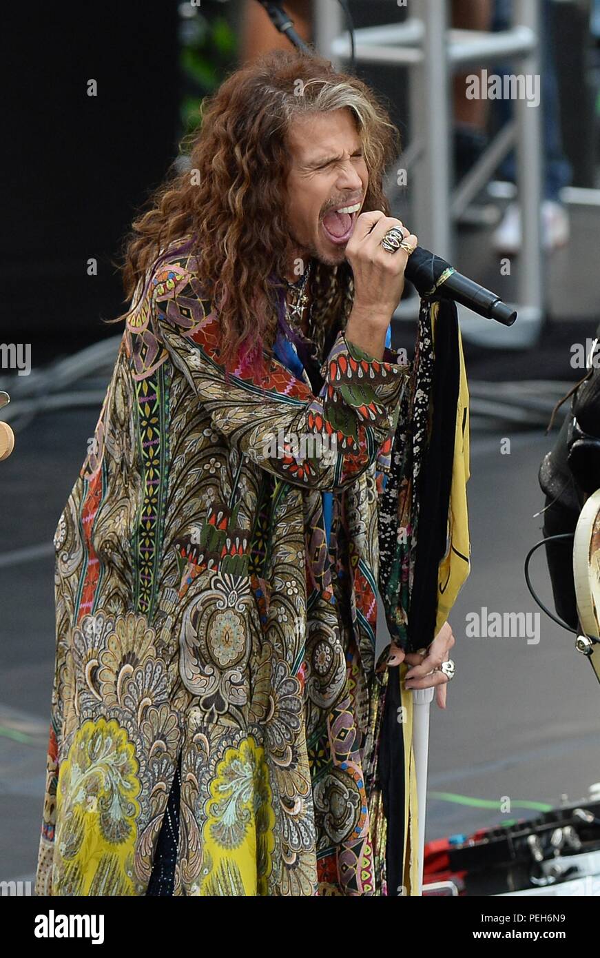 Steven tyler aerosmith hi-res stock photography and images - Alamy