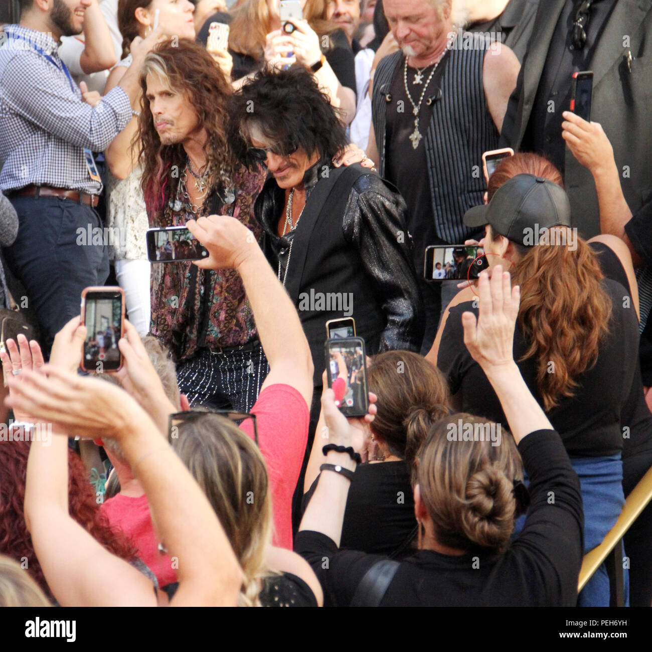 Steve perry concert hi-res stock photography and images - Alamy