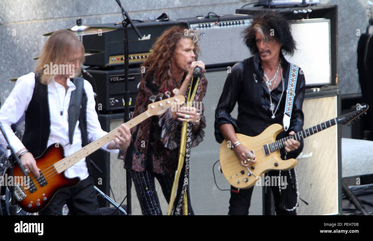 Steve perry concert hi-res stock photography and images - Alamy