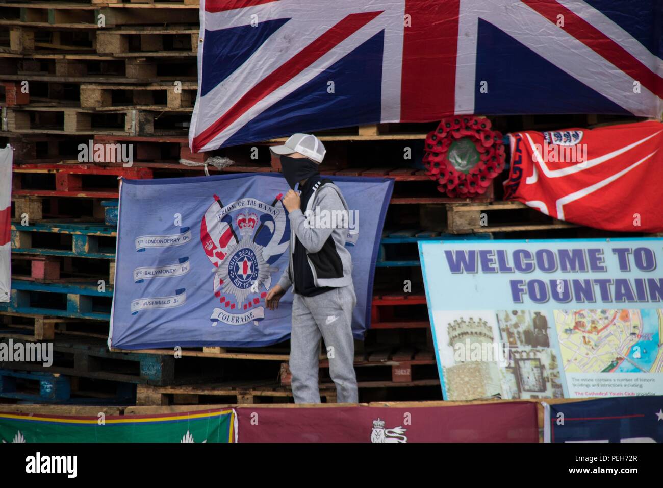 Bogside bonfire hi-res stock photography and images - Alamy