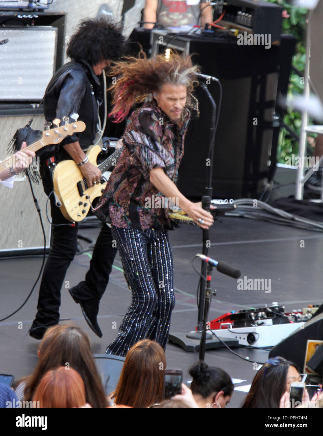 Steve tyler aerosmith hi-res stock photography and images - Alamy