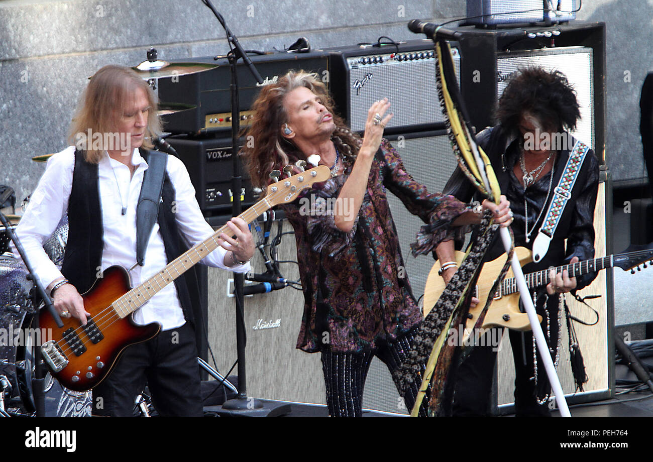 Steve perry concert hi-res stock photography and images - Alamy