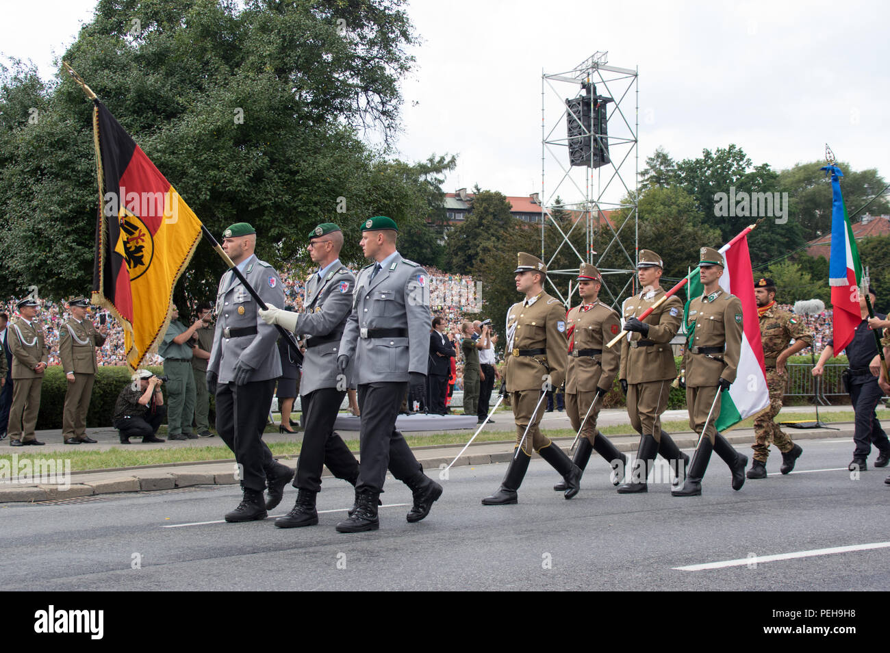 Soldiers from the NATO multinational battle group stationed in Poland ...