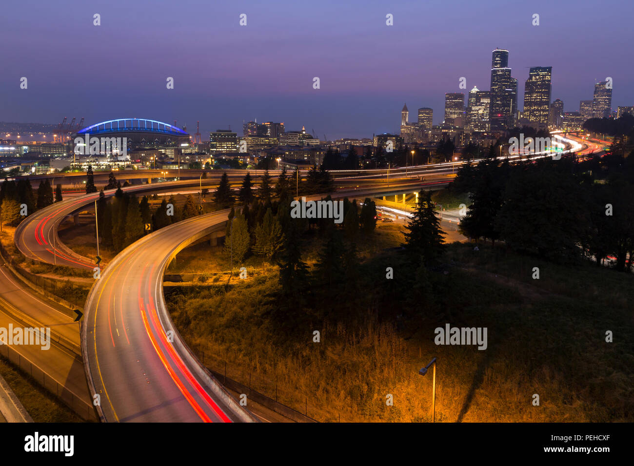 Seattle, Washington, USA. 15th Aug 2018. Wildfire smoke creates ...