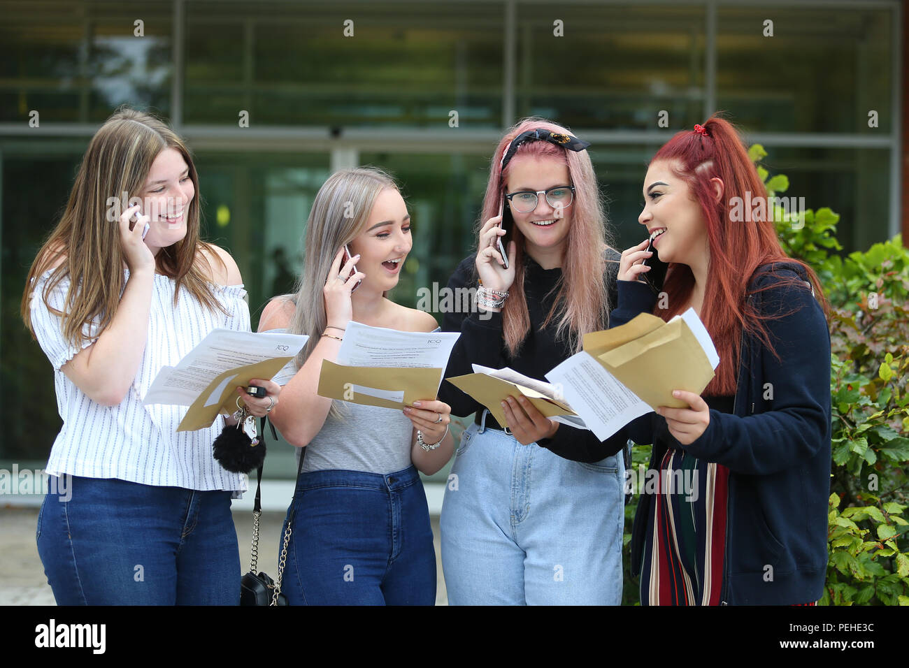 Sixth form student girl hi-res stock photography and images - Alamy