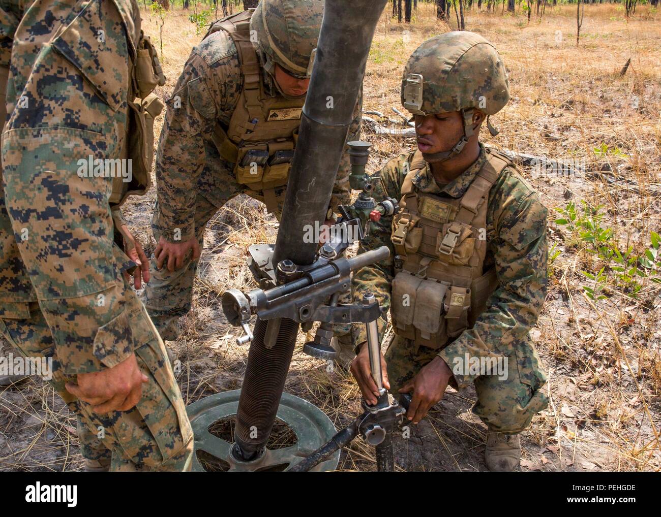 81mm mortar he rounds hi-res stock photography and images - Alamy