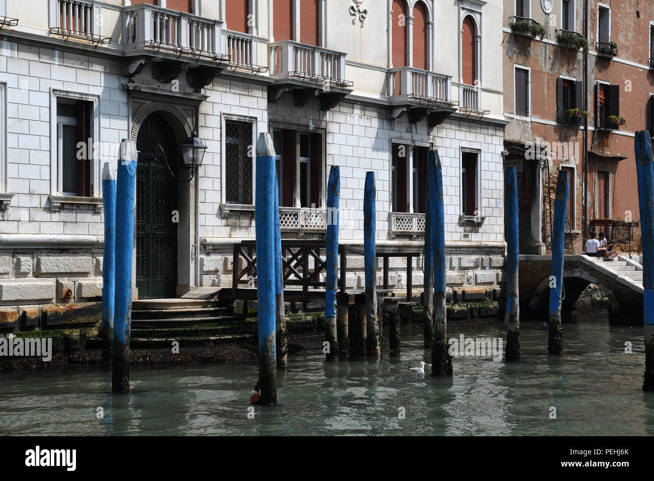 Mooring posts grand canal hi-res stock photography and images - Alamy